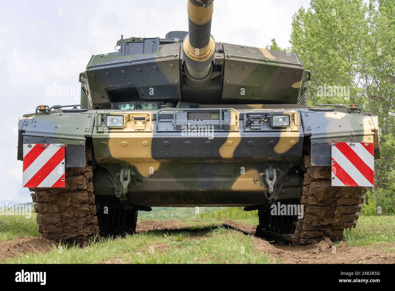 Leopard 2a7 tank hi-res stock photography and images - Alamy