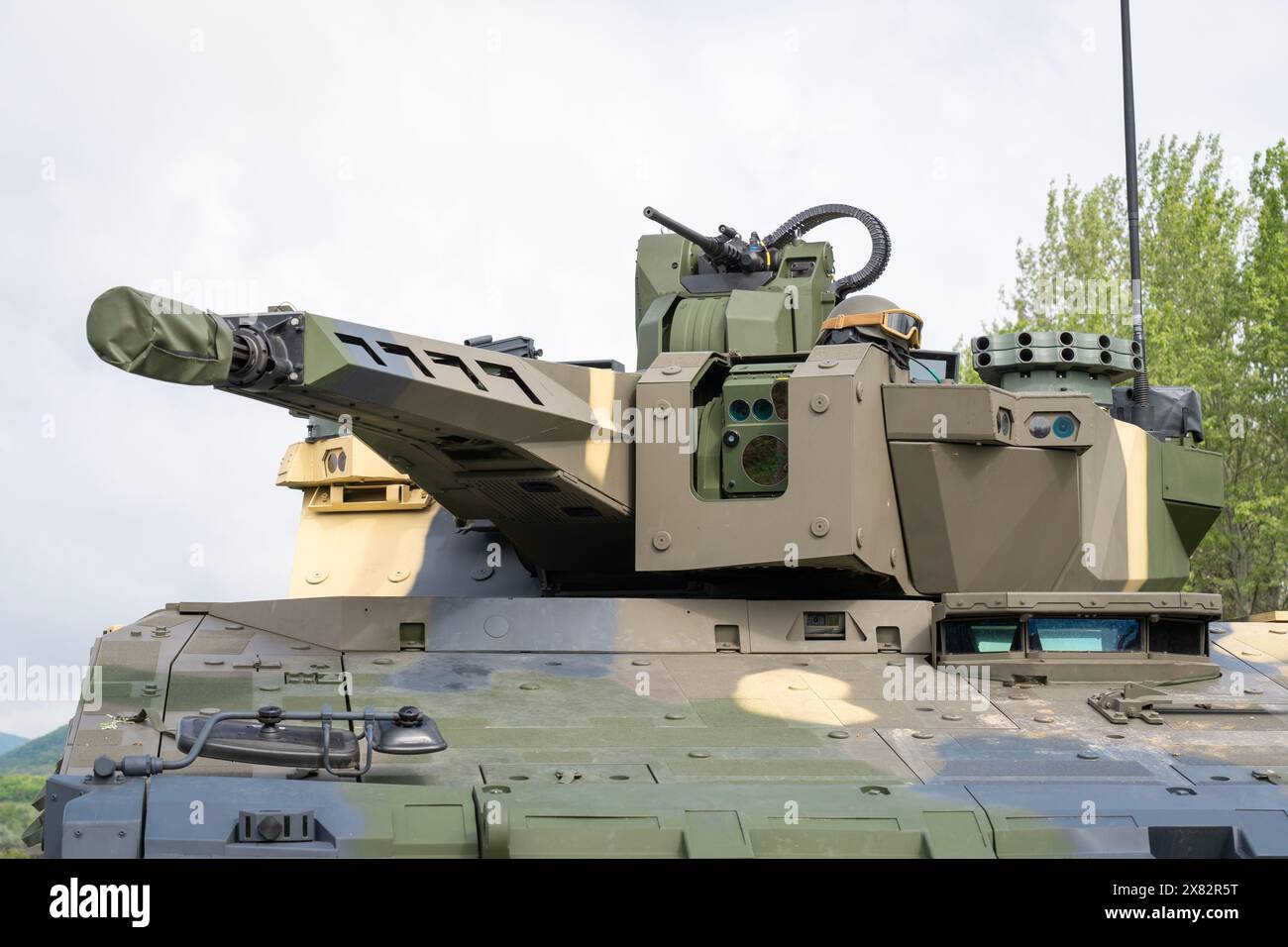Hungarian Lynx infantry fighting vehicle (IFV) with 30mm machine gun ...