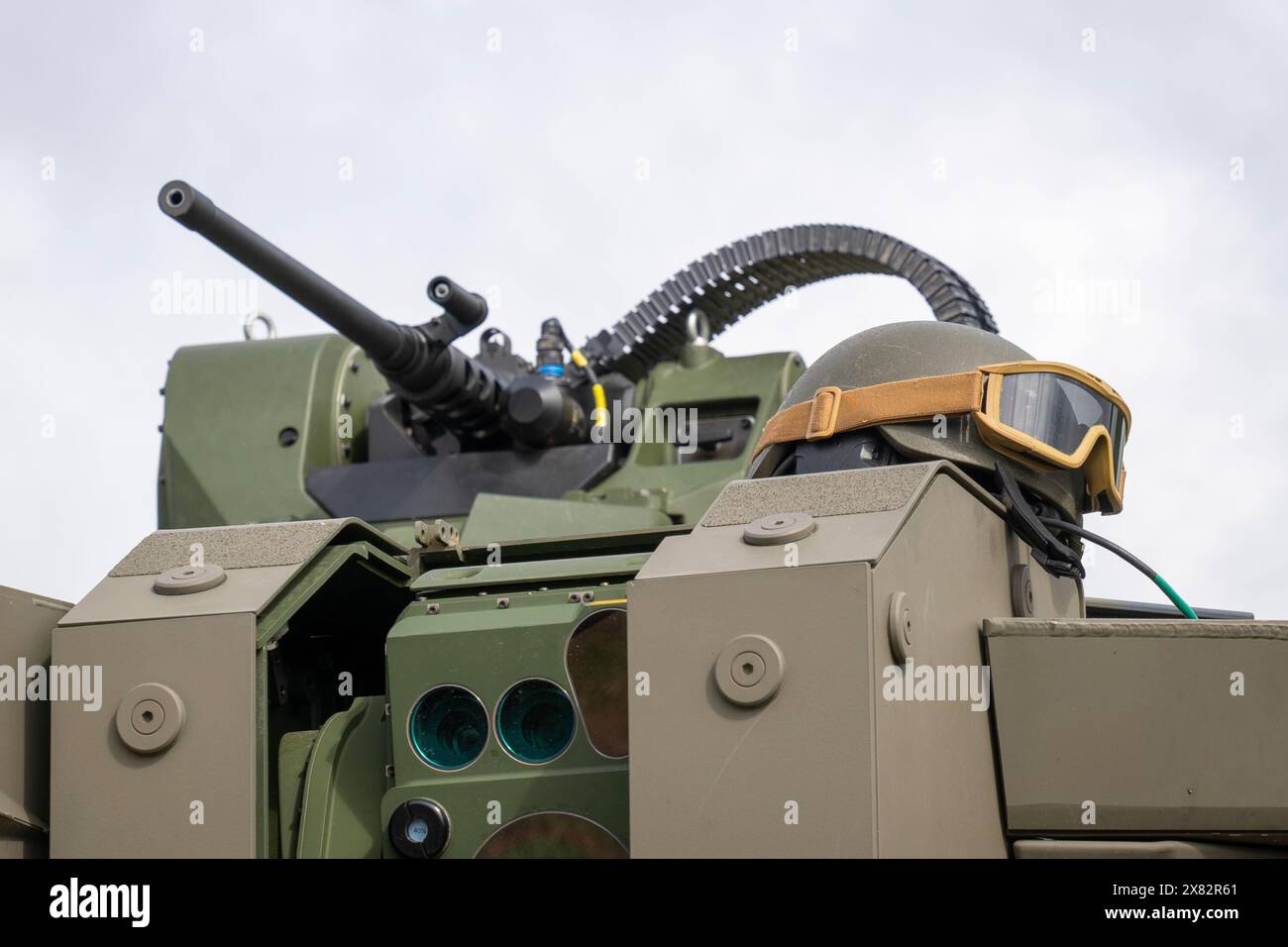 Hungarian Lynx infantry fighting vehicle (IFV) with 30mm machine gun ...