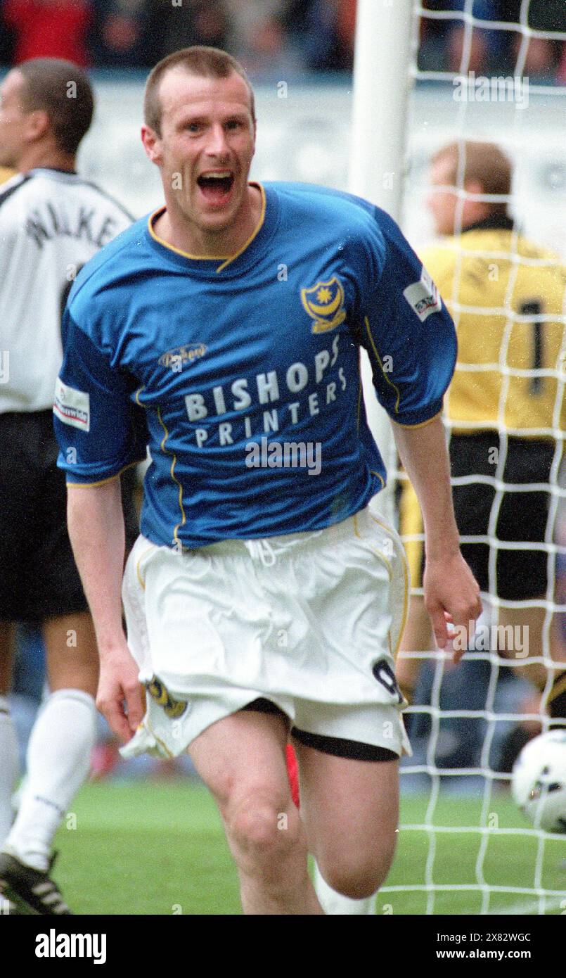 POMPEY V SHEFF WEDS STEVE CLARIDGE CELEBRATES HIS WINNING GOAL, 2000 ...