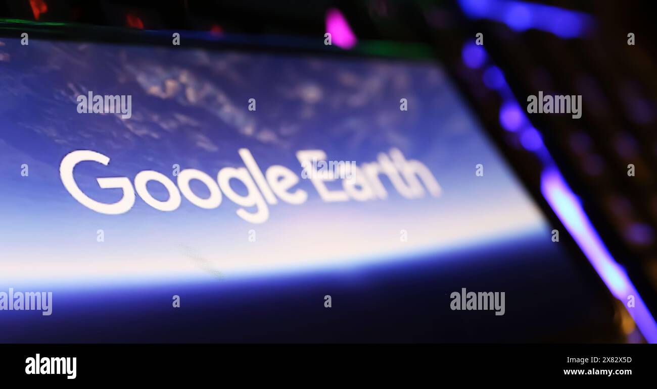 Google earth logo hi-res stock photography and images - Alamy