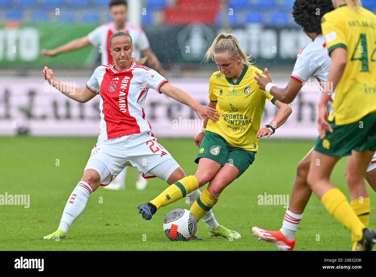 Rosa van Gool (21) of Ajax Vrouwen and Amber Van Heeswijk (15) of Fortuna Sittard pictured ...