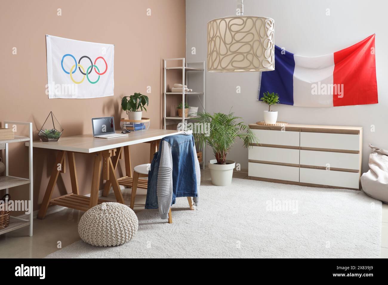Modern interior office in france hi-res stock photography and images ...