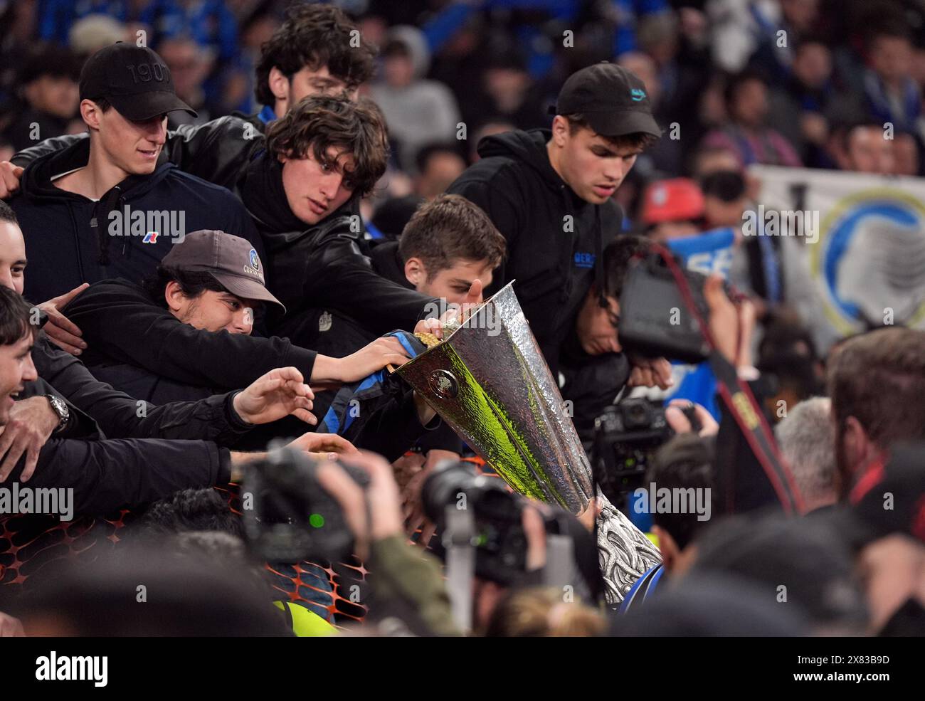 Atalanta fans celebrate with the trophy after the UEFA Europa League ...