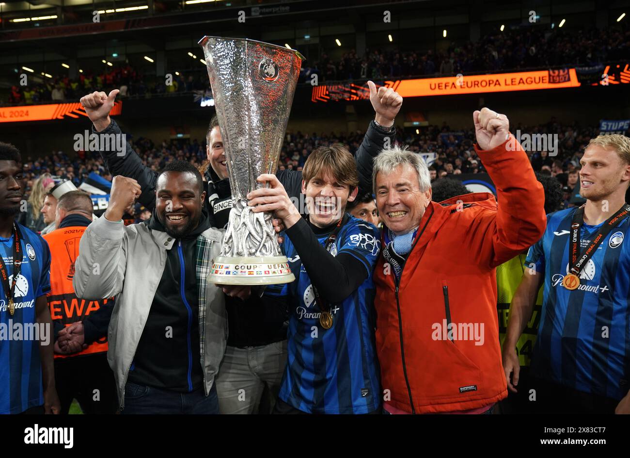 Atalanta's Marten de Roon celebrates with the trophy after the UEFA ...