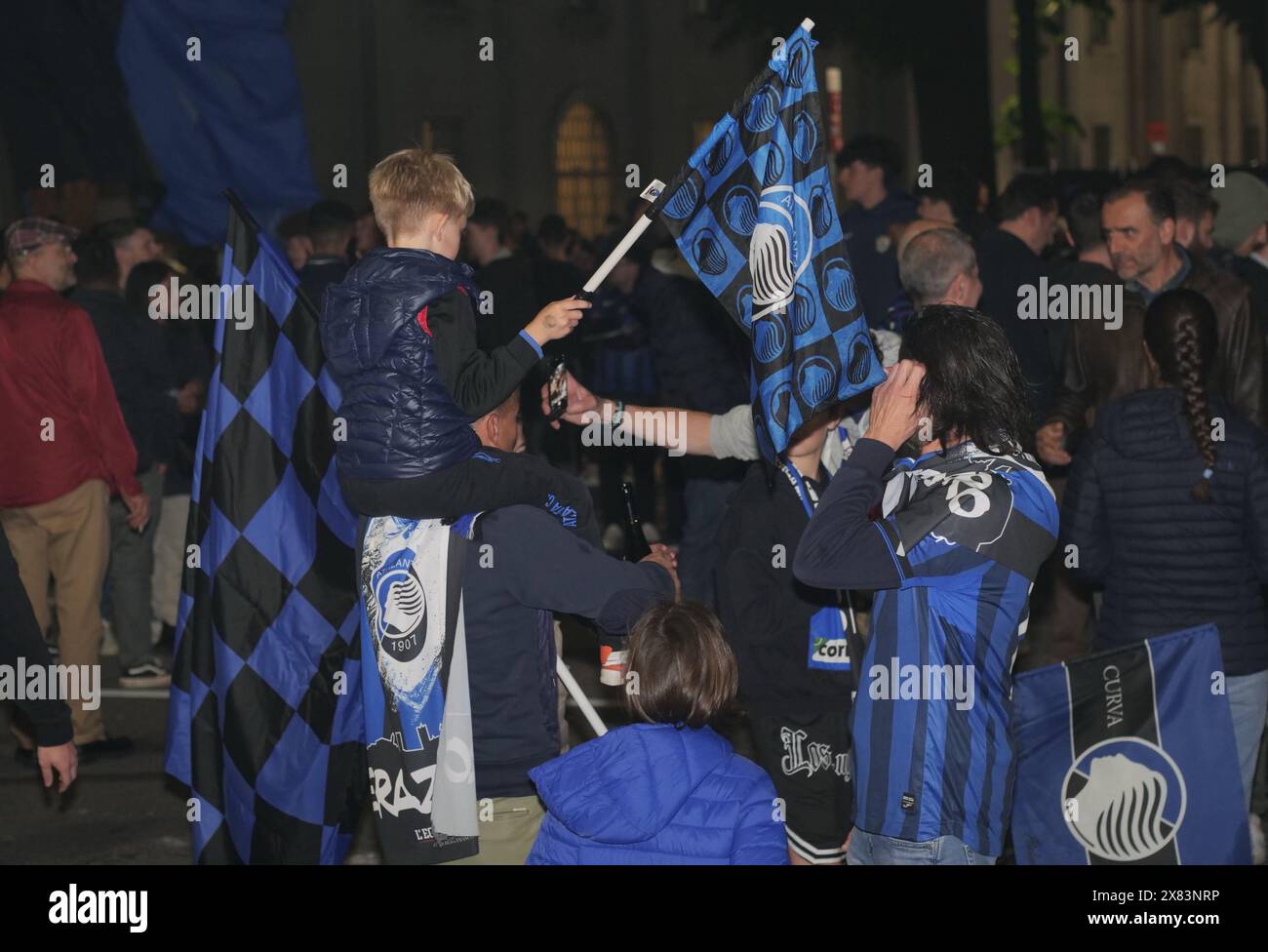 Tens of thousands of fans in central Bergamo to celebrate Atalanta's ...