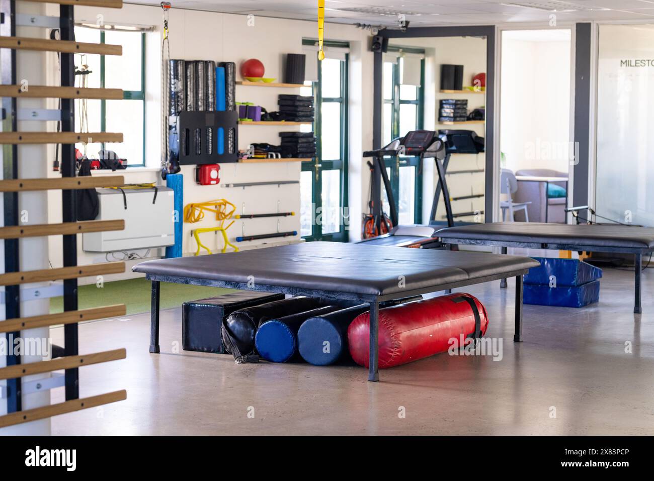 No visible accessories hi-res stock photography and images - Alamy