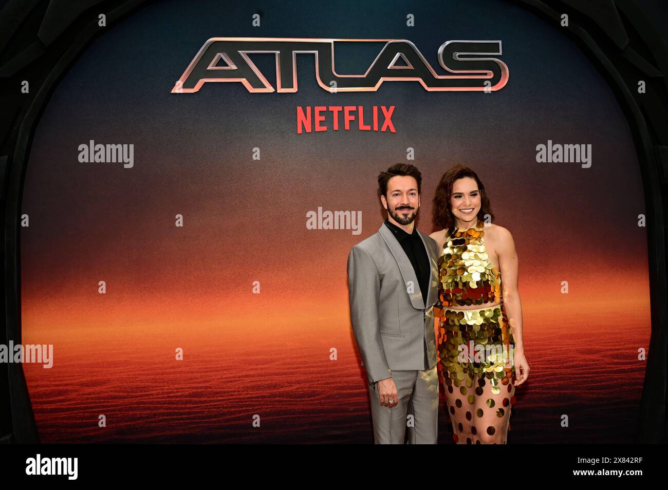 Roger Gonzalez and Tania Rincon Attend the red carpet of Atlas fan ...