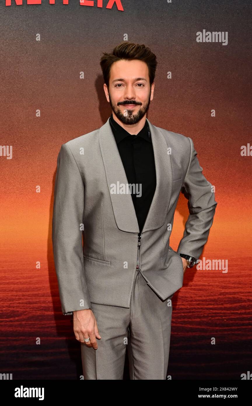 Roger Gonzalez Attends the red carpet of Atlas fan event at Toreo ...