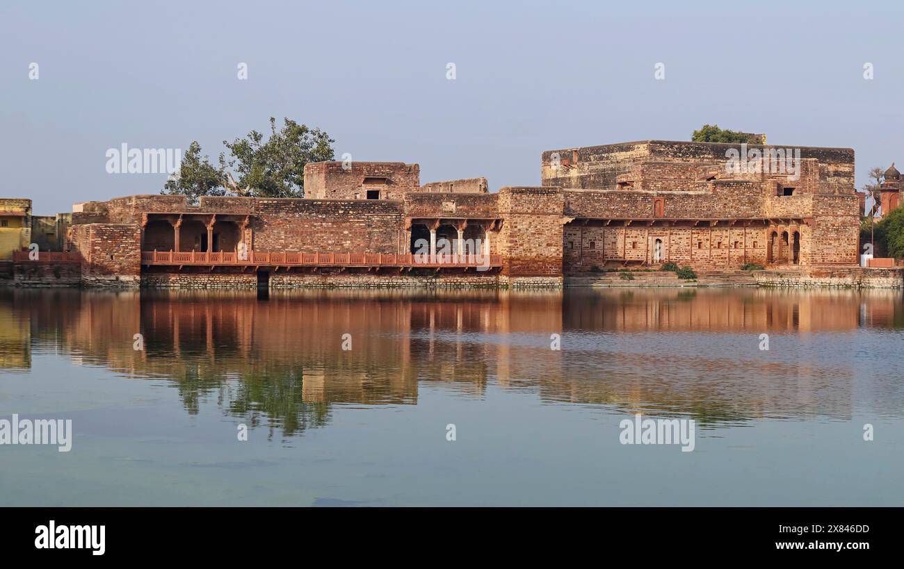 Ruined Palace and Temples Around Muchkund Sarovar, Dholpur, Rajasthan ...