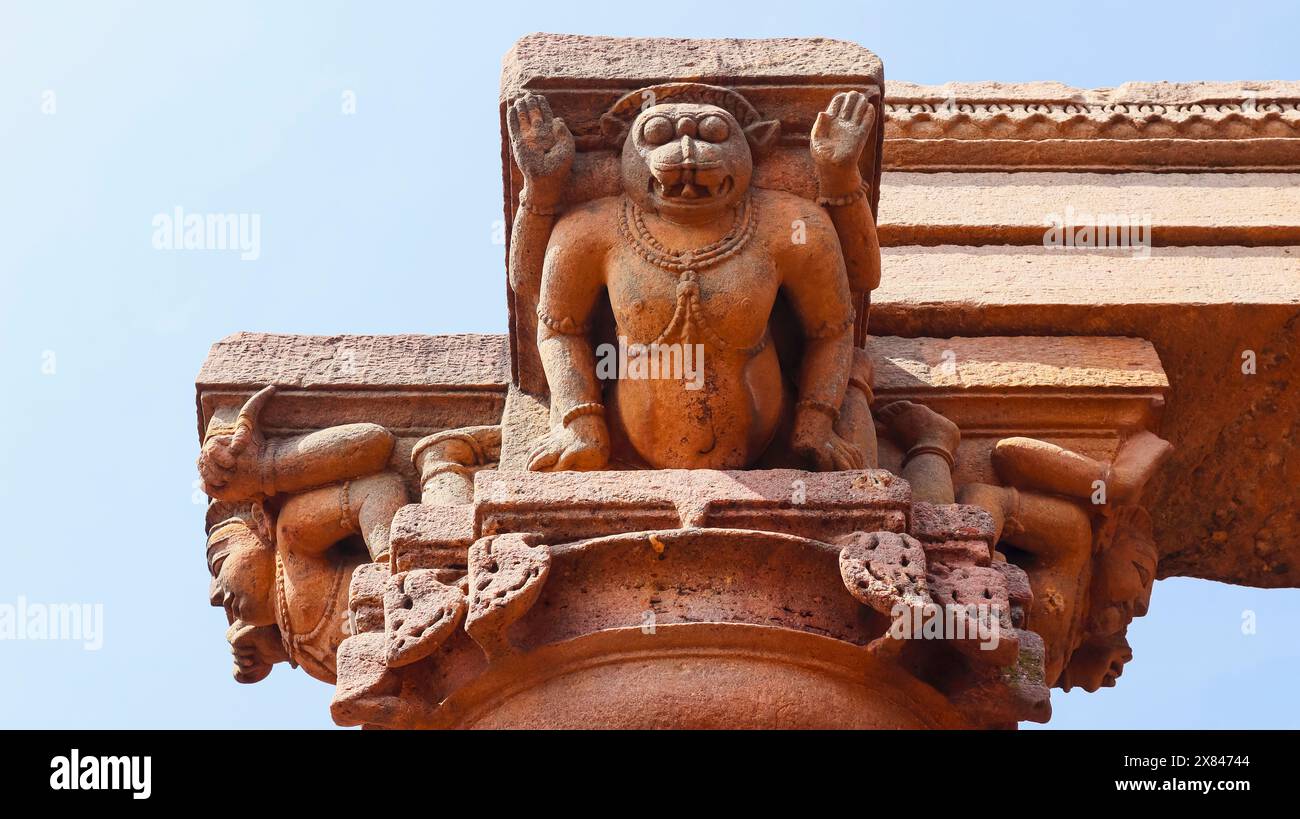 Monkey face kichak hi-res stock photography and images - Alamy