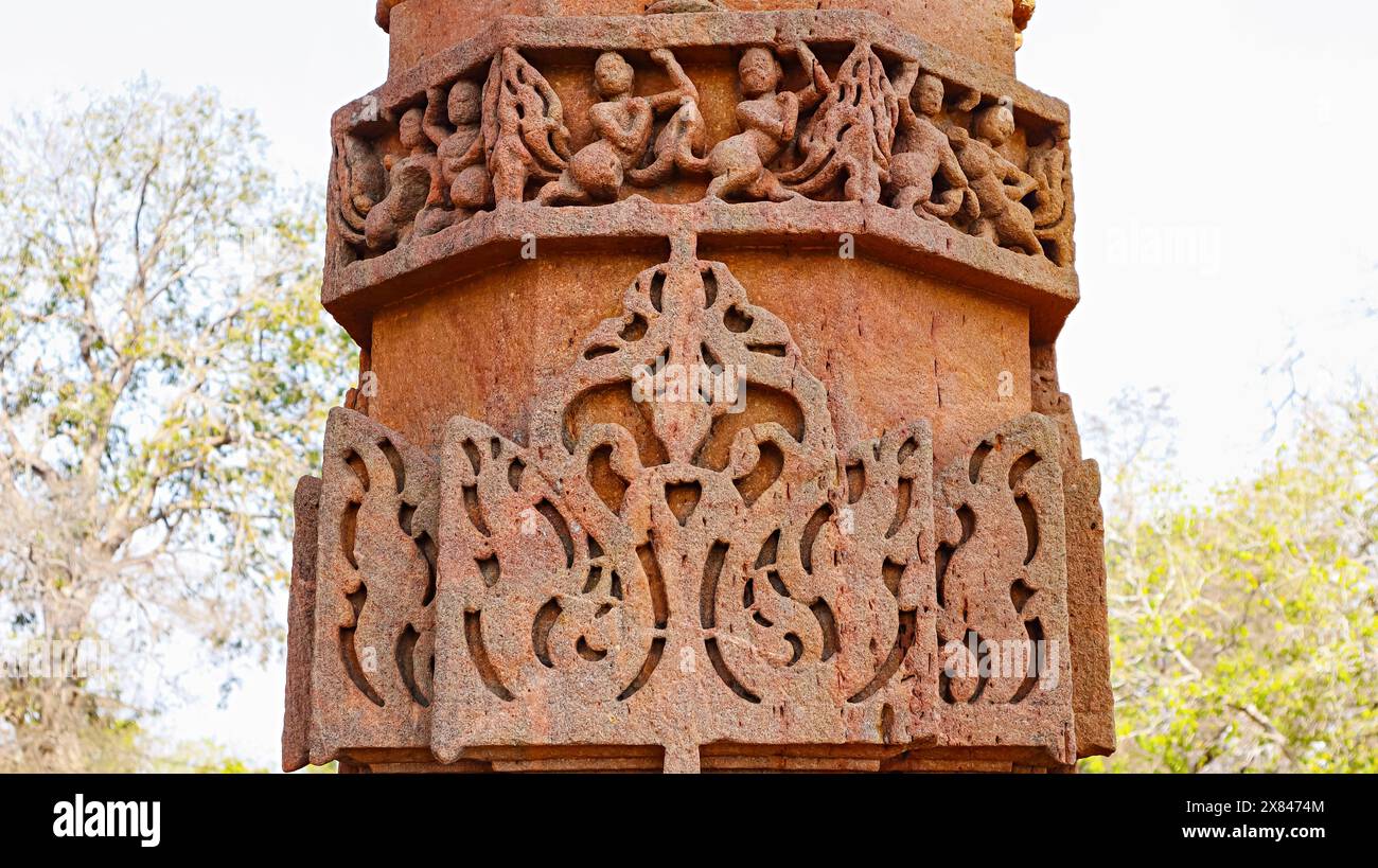 Carving Details on Pillars of Shri Siddhanath Temple, Omkareshwar ...