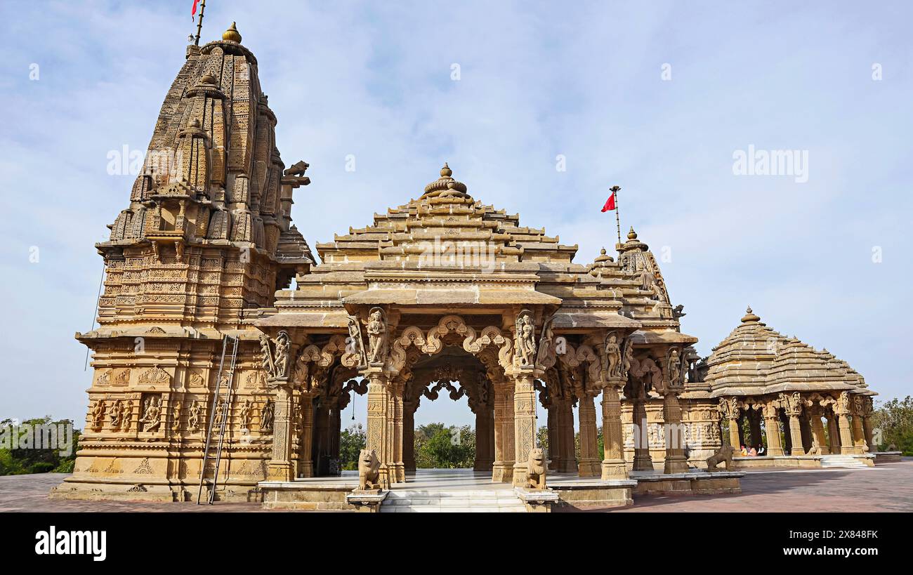 Beautifully Carved Side View of Durga Temple, Mangalay Temples, Ratlam ...