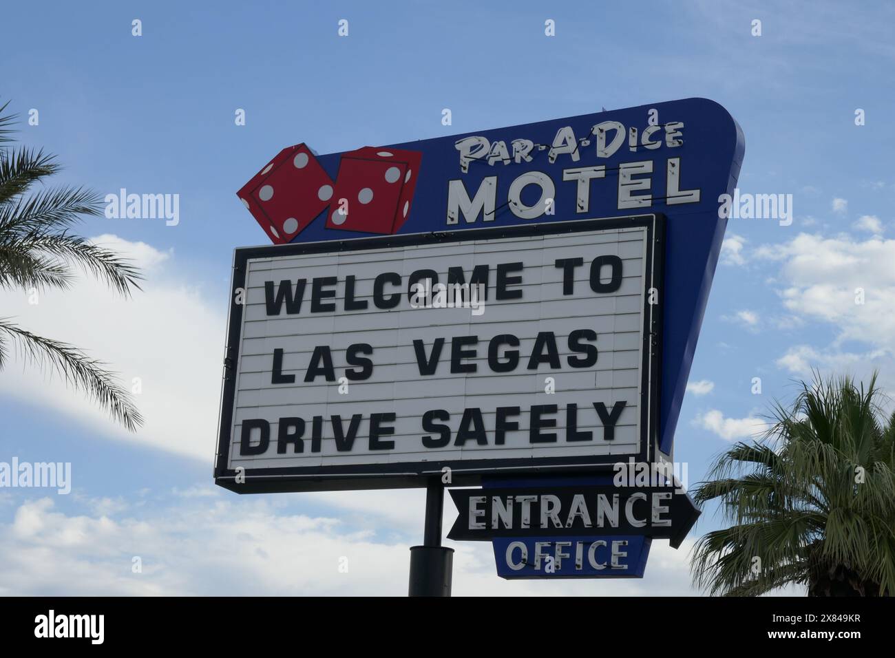 Las Vegas, Nevada, USA 14th May 2024 Par A Dice Motel Sign Welcome to ...