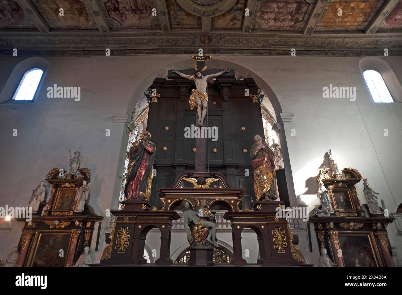 Altar apse architecture coffered hi-res stock photography and images ...