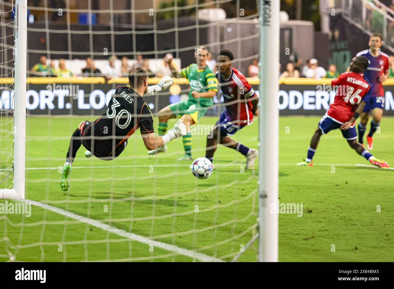 St. Petersburg, FL: Tampa Bay Rowdies forward Cal Jennings (26) shoots ...