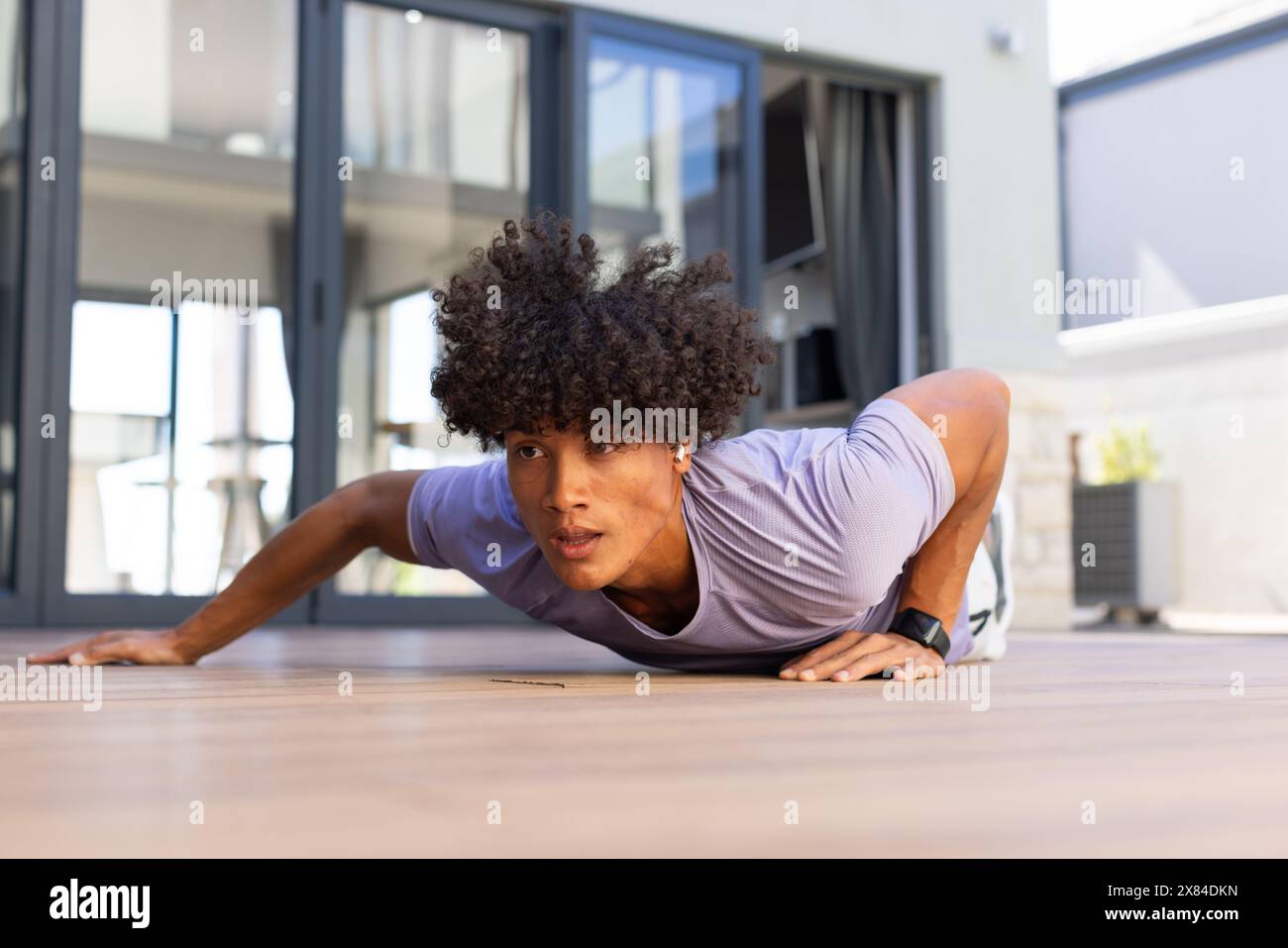 Fit fitness male exercising hi-res stock photography and images - Alamy