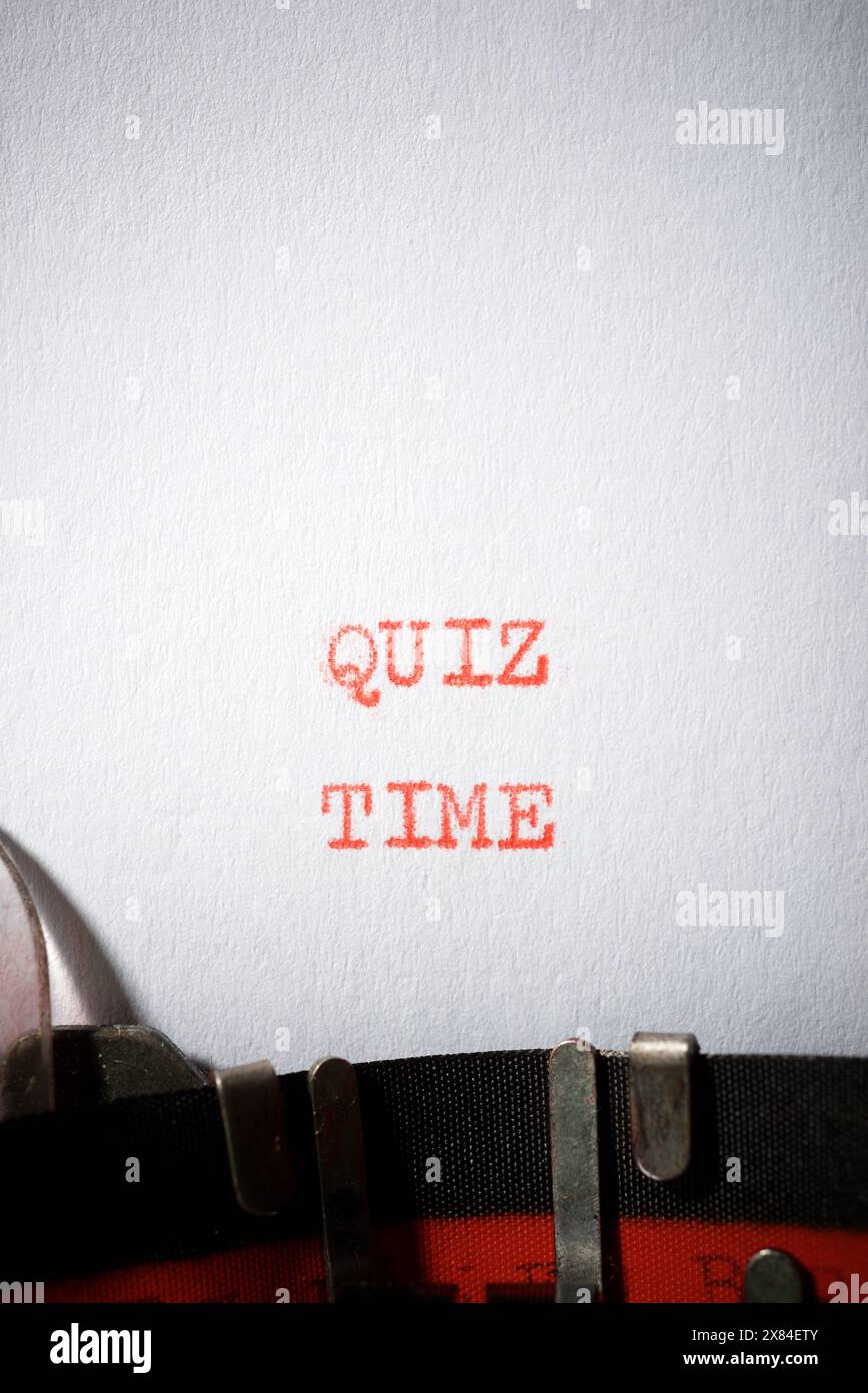 Quiz time text written with a typewriter Stock Photo - Alamy
