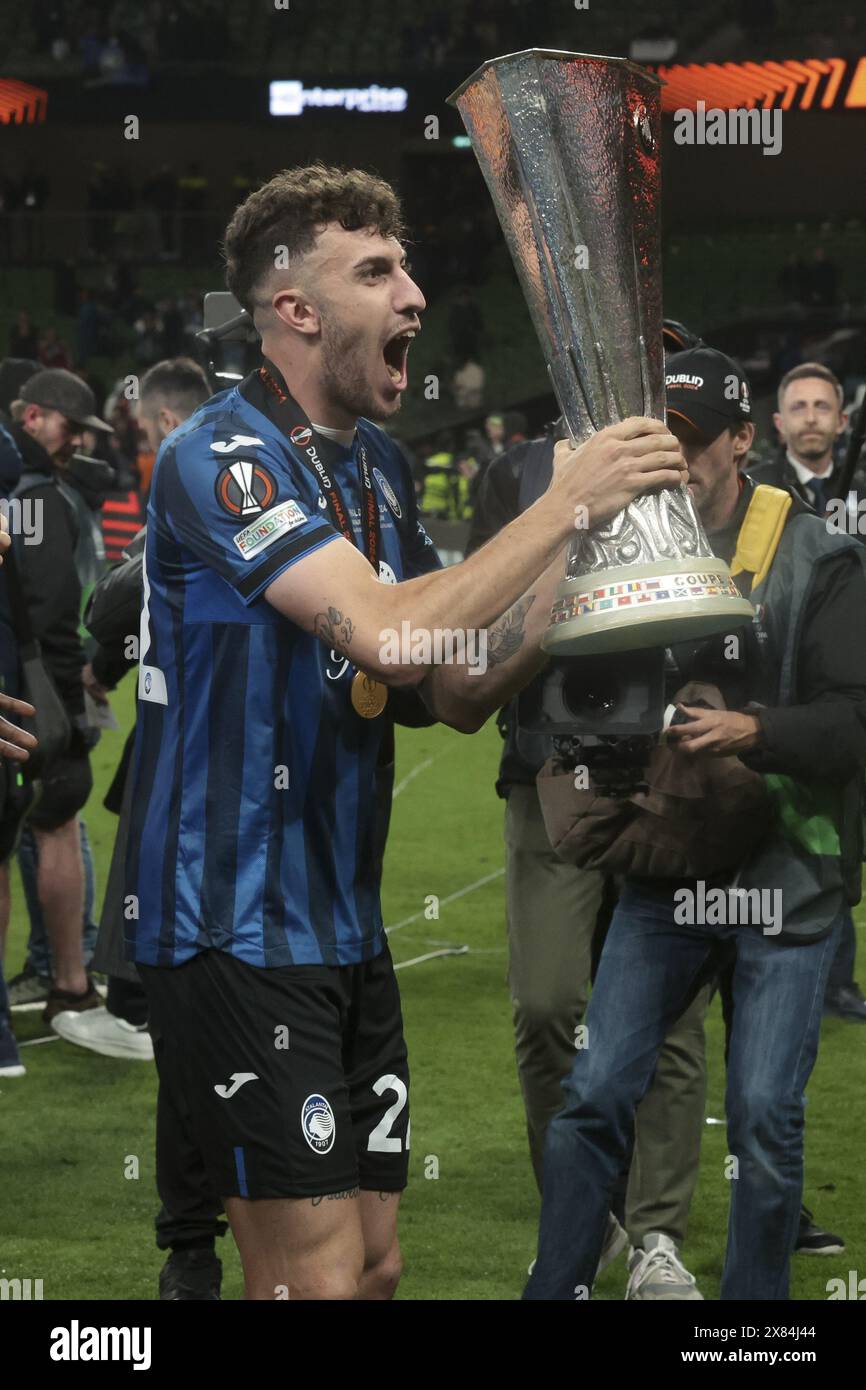 Matteo Ruggeri of Atalanta celebrates the victory following the UEFA ...