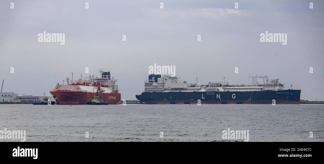 LNG-Tanker in Mukran angekommen Schlepper bugsieren den LNG-Tanker RIAS ...