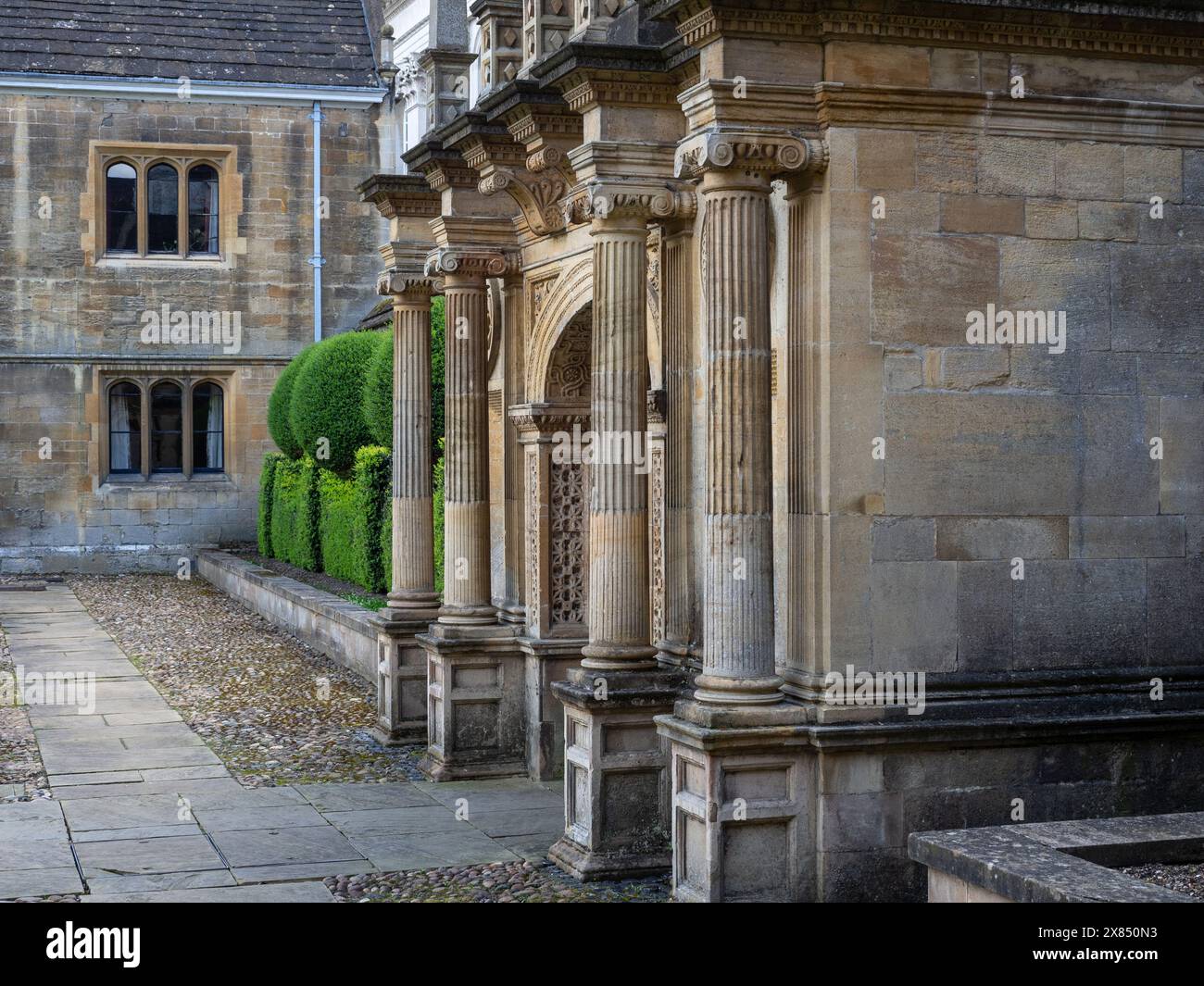 Cambridge college architecture detail hi-res stock photography and ...