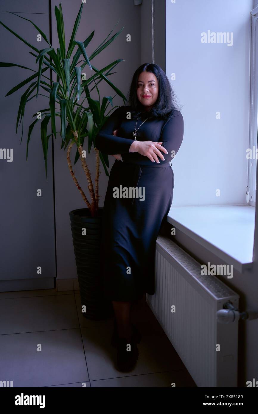 Medium size office hi-res stock photography and images - Alamy