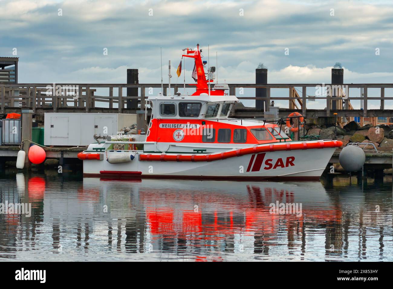 Harbor rescue hi-res stock photography and images - Alamy
