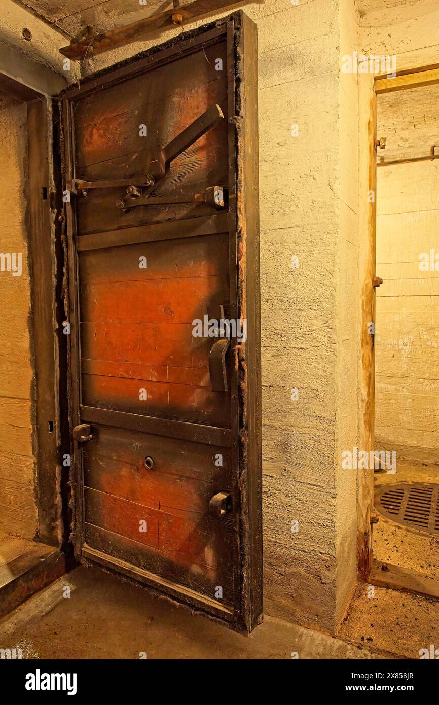 Inside bunker hi-res stock photography and images - Alamy