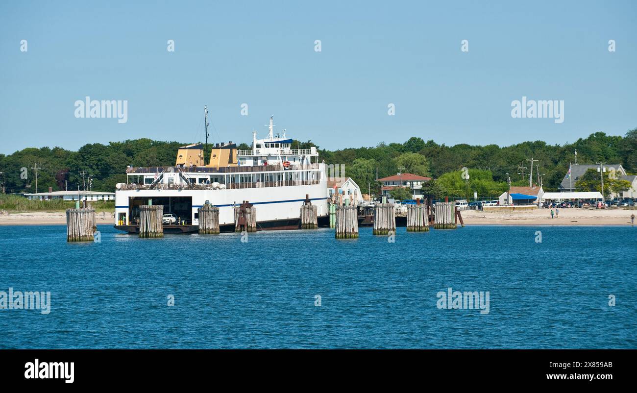 Terminal long hi-res stock photography and images - Alamy