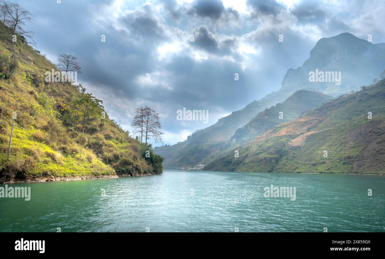 Visitors will be overwhelmed by the beauty of Tu San alley located ...