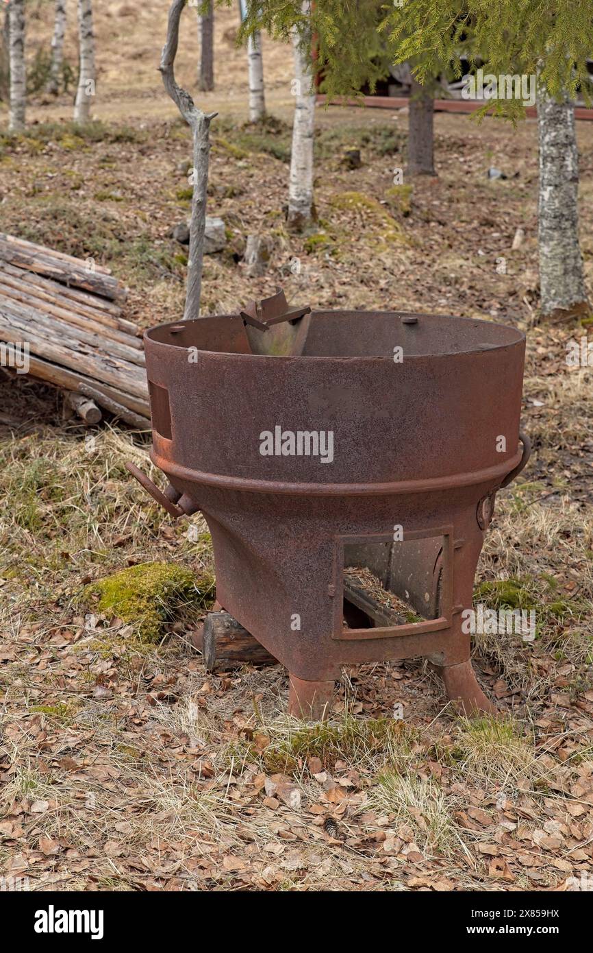 Old wood burning 180 liter stove made by Högfors with parts missing ...