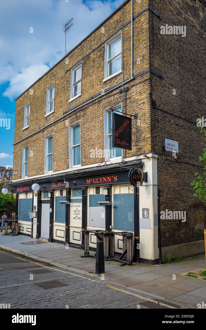 Mcglynns pub london hi-res stock photography and images - Alamy