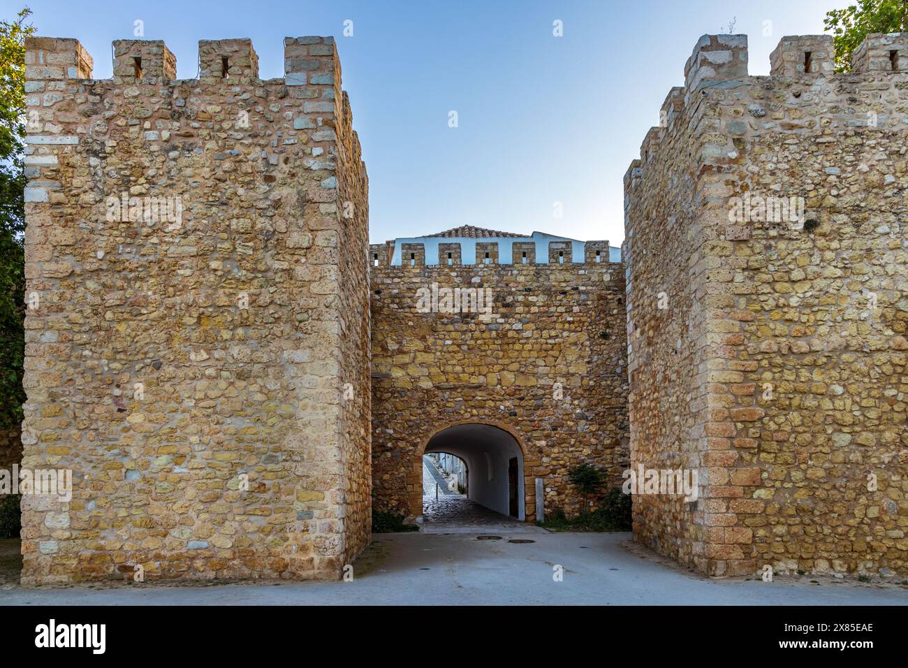 Portuguese medieval architecture hi-res stock photography and images ...