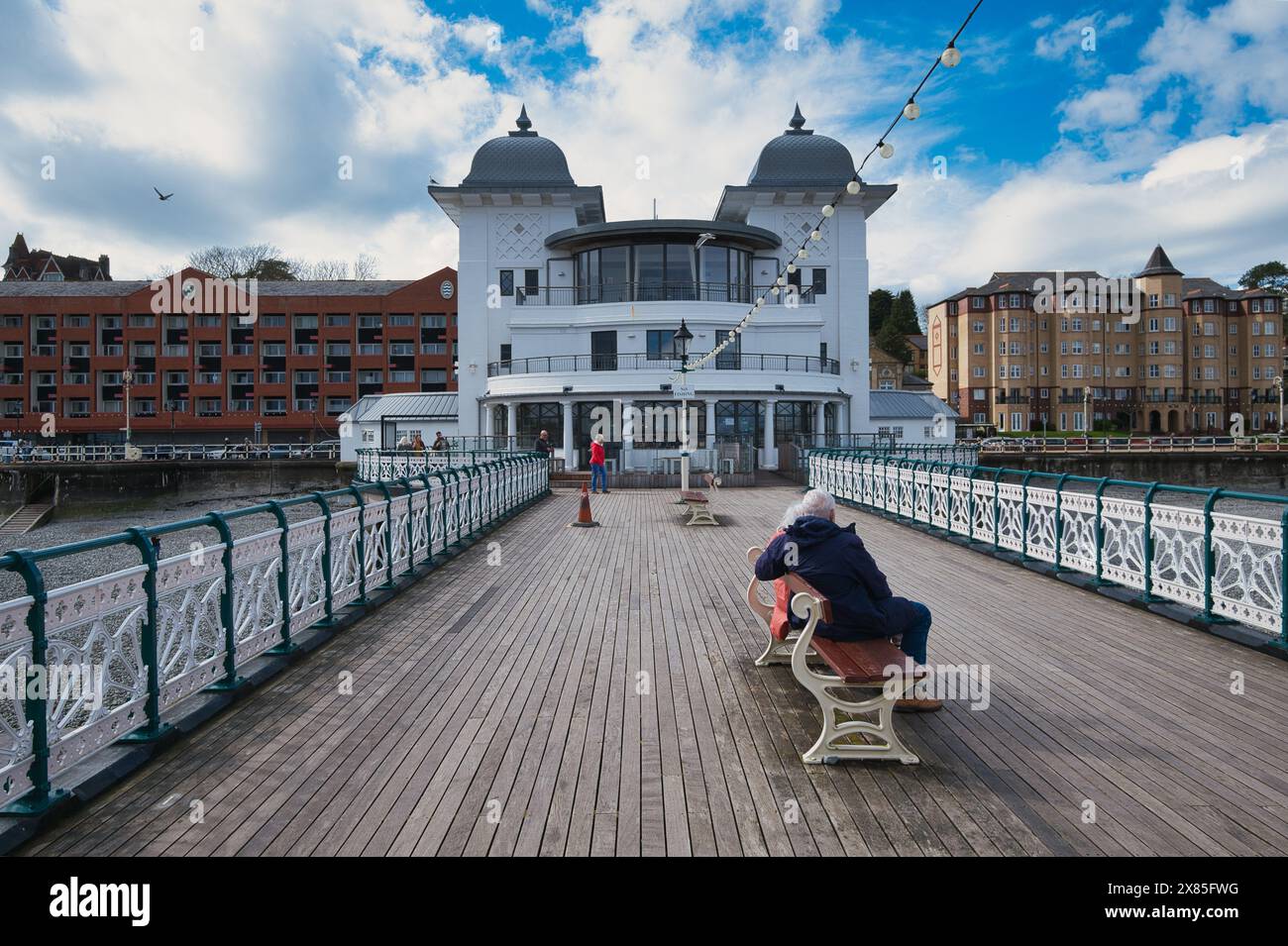 Couple seaside spring hi-res stock photography and images - Alamy