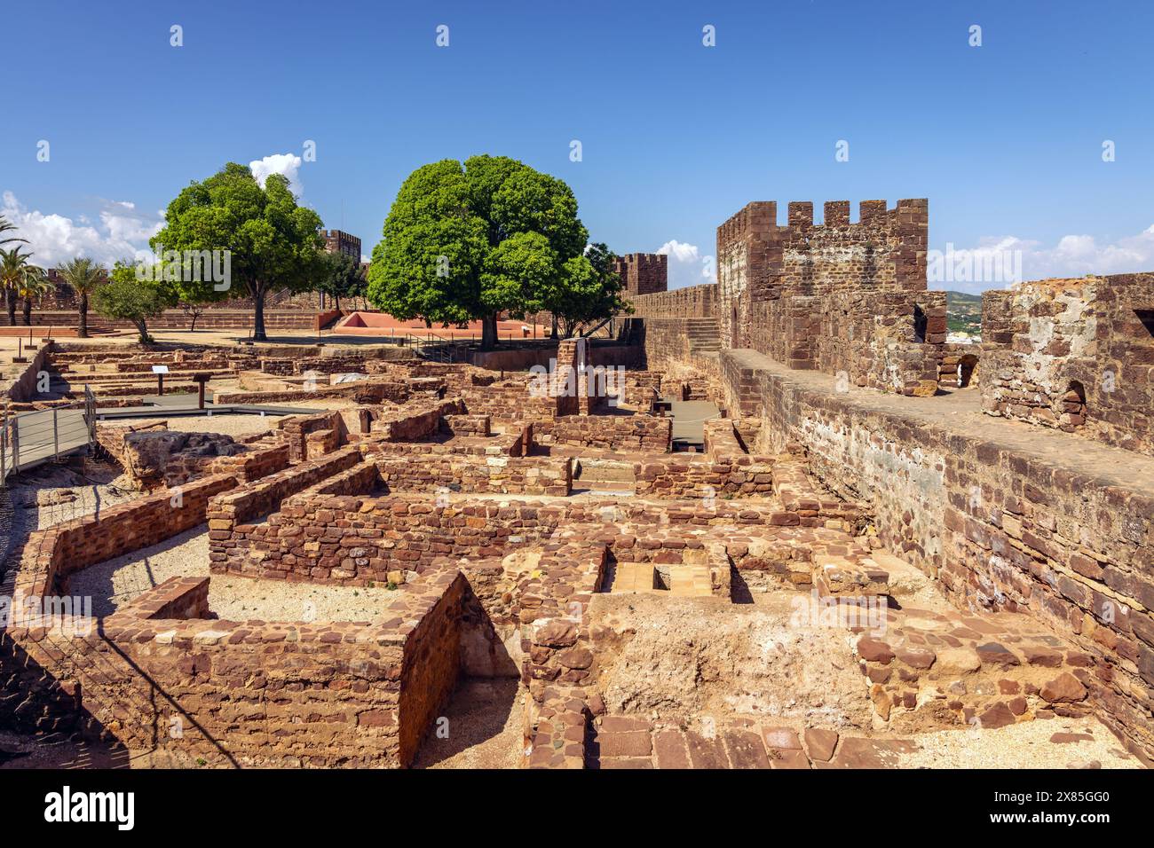 Castle of Silves (Castelo de Silves) in the Portuguese Algarve Stock ...
