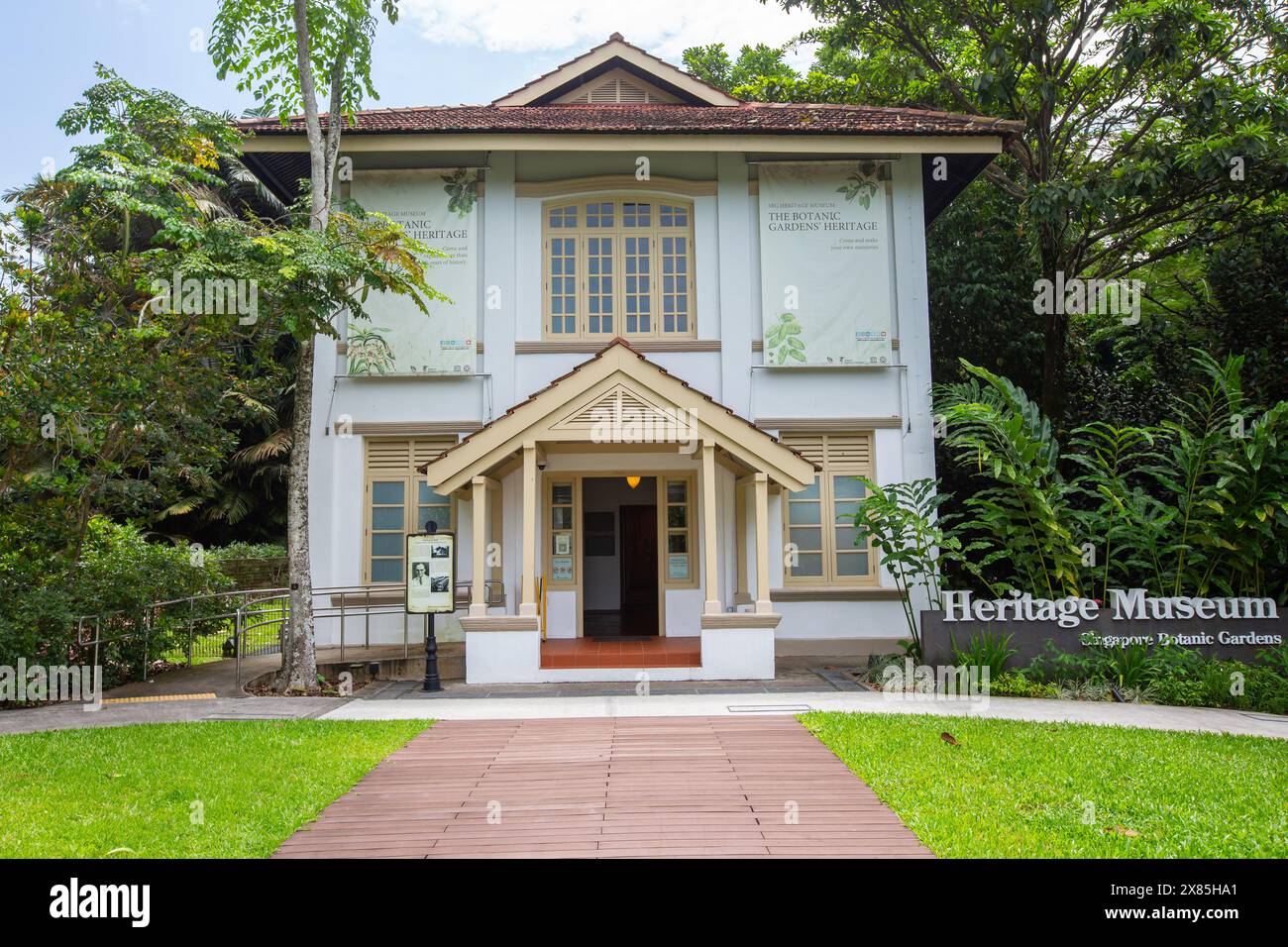 Front view architecture entrance to Heritage Museum, beautiful ...