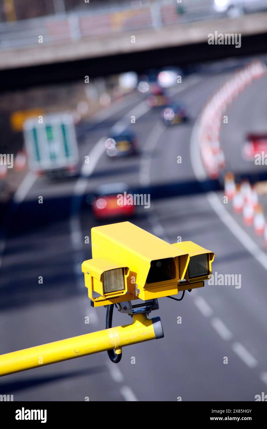 SPECS ANPR Camera on UK Motorway measuring average speed of vehicles ...