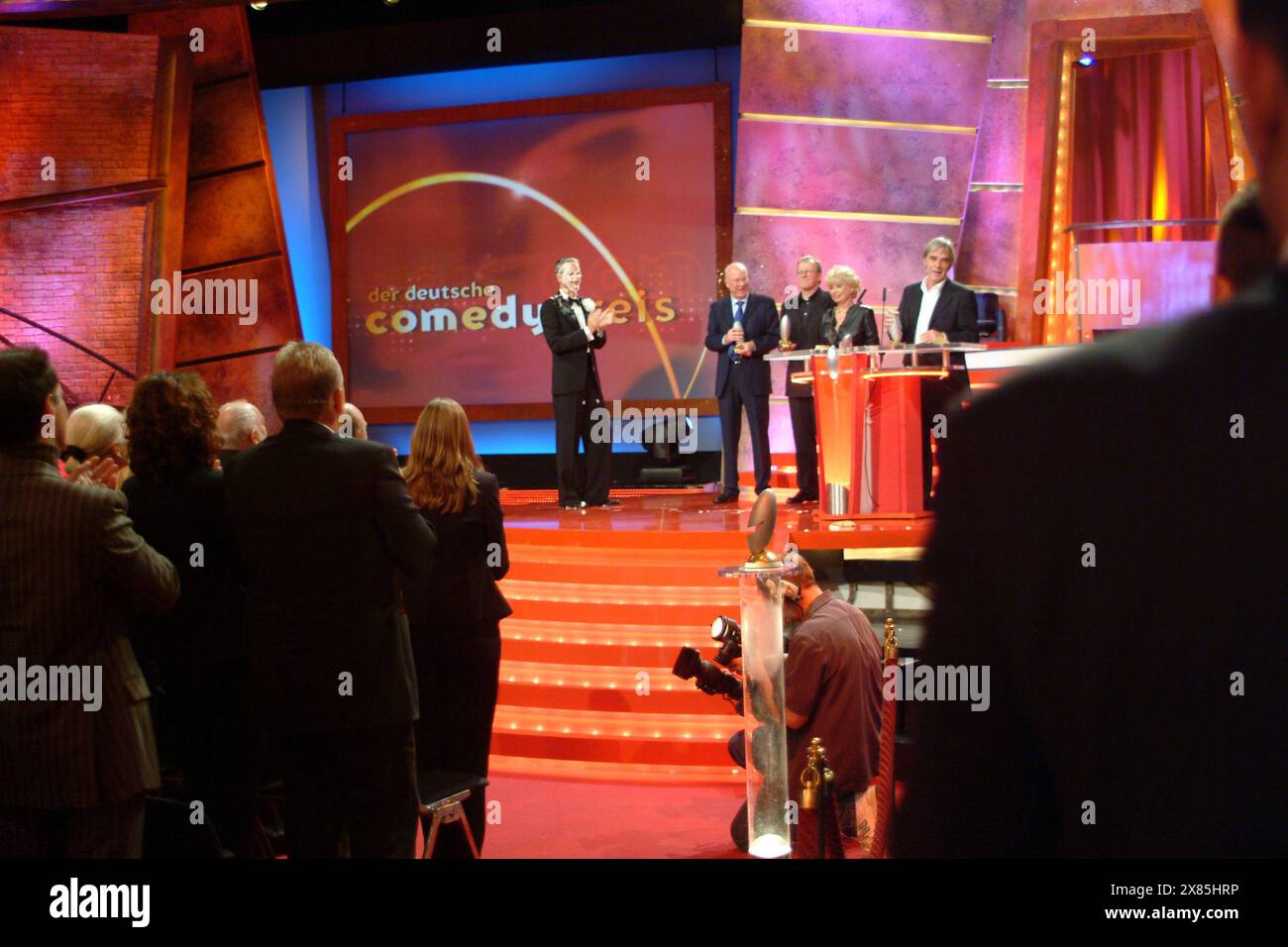 Der Deutsche Comedypreis 2003 mit dabei Thomas Hermanns der den Preis ...