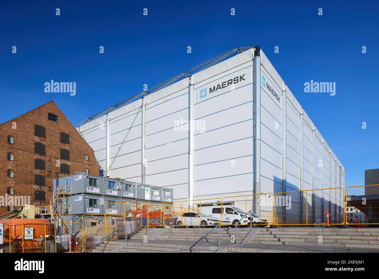 Maersk construction tent between Larsens Plads and Amaliegade, next the ...