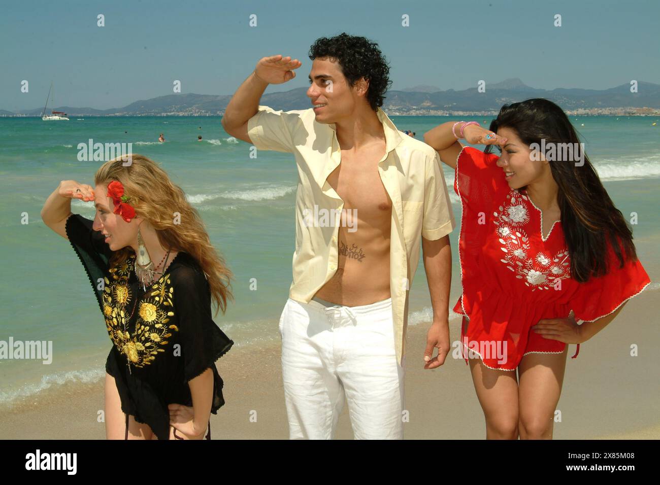 Gabriela Gottschalk, Silva Gonzalez und Fernanda Brandao (v.l.n.r ...