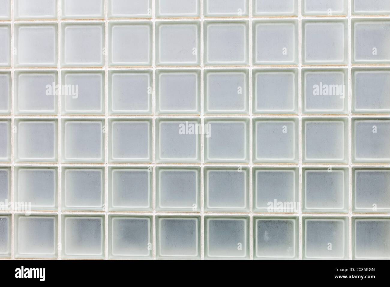 Glass brick wall hi-res stock photography and images - Alamy