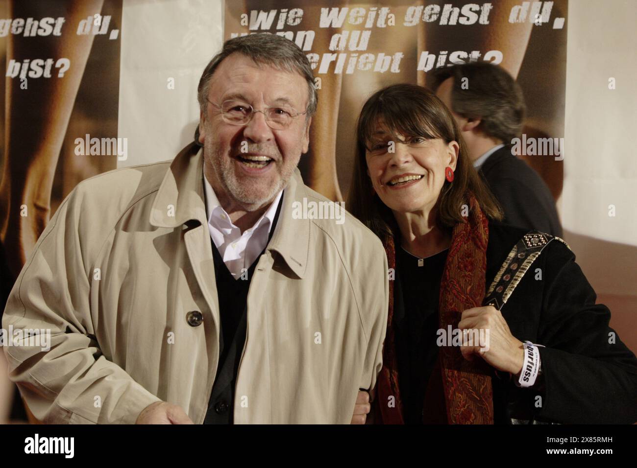Günther Lamprecht und Freundin Claudia Amm bei der Premiere von Til ...