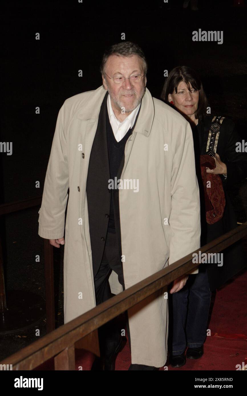 Barfuss 2000s hi-res stock photography and images - Alamy