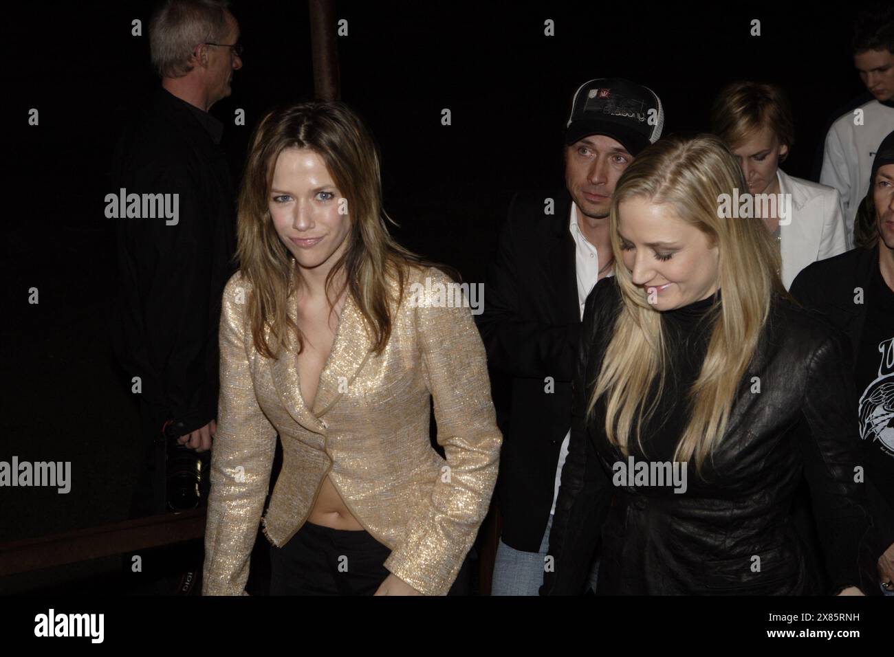 Alexandra Neldel (links) und Janine Kunze bei der Premiere von Til ...