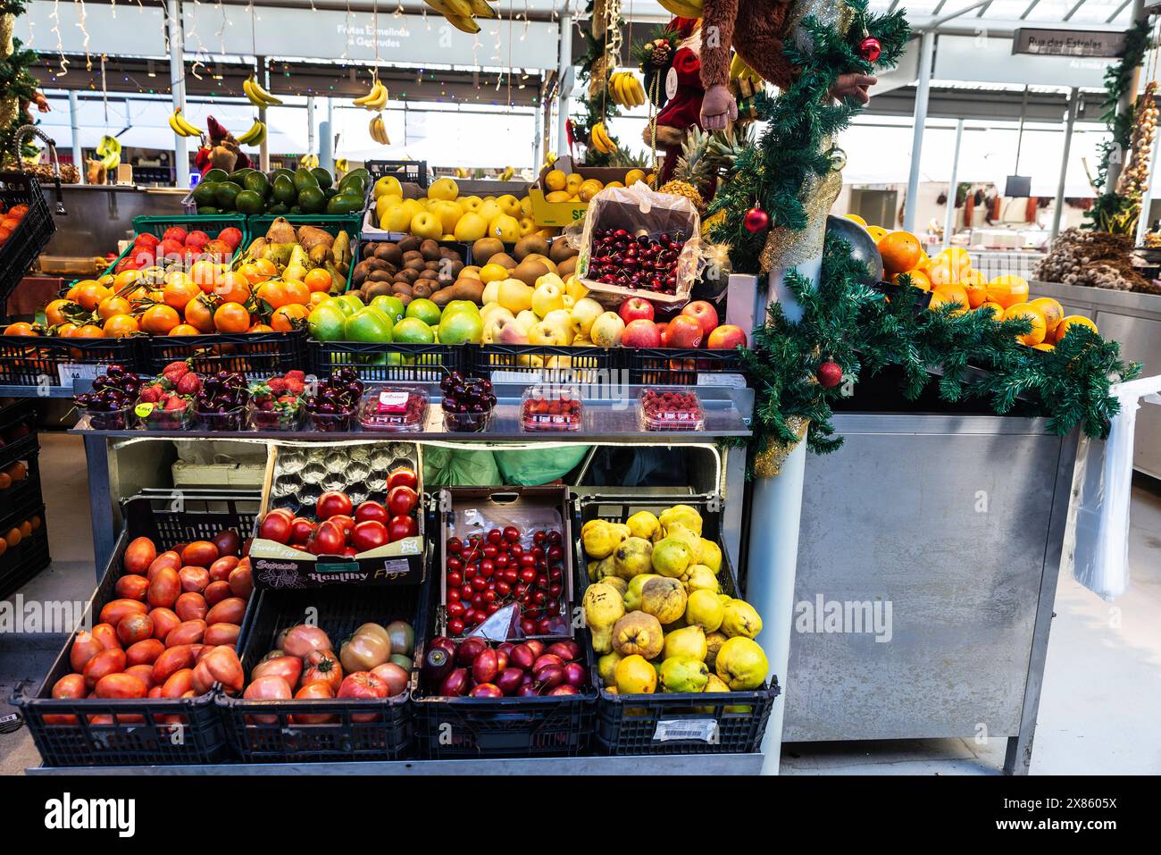 Oporto, Portugal - November 23, 2023: Fruit and vegetable shop in ...