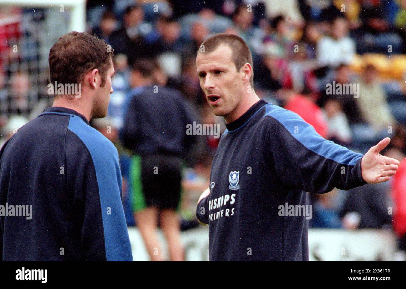 POMPEY MANAGER STEVE CLARIDGE GIVES OUT LAST MINUTE INSTRUCTIONS TO LEE ...