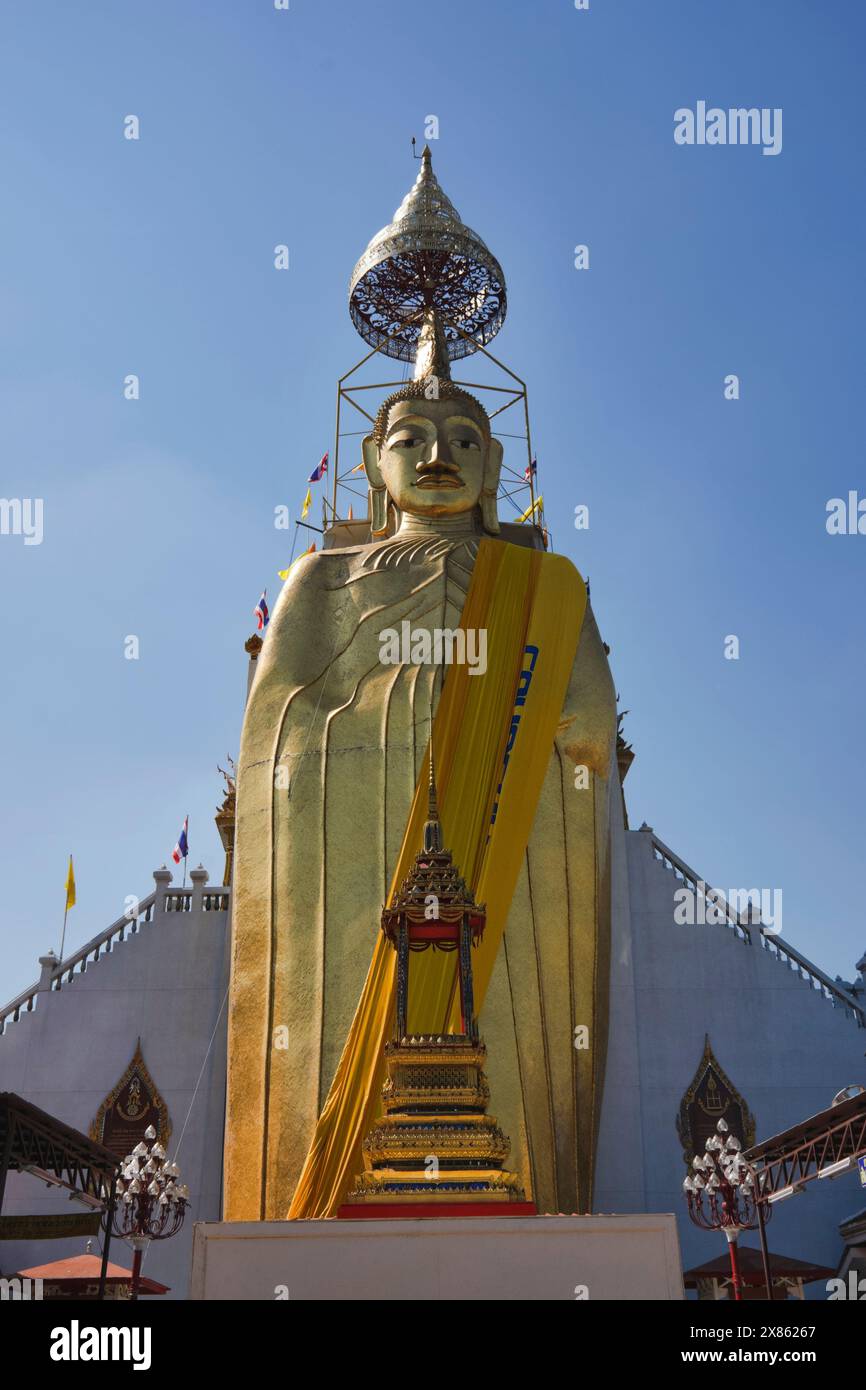 Thailand, Bangkok, the 32 meters tall Standing Buddha Phrasiariyametri ...