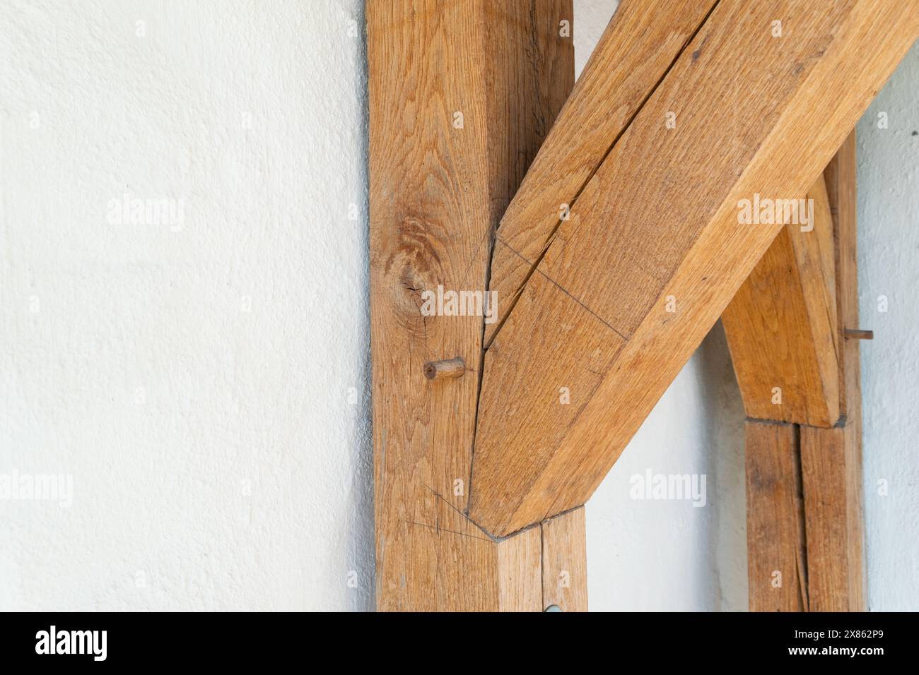 Antique wood beams hi-res stock photography and images - Alamy