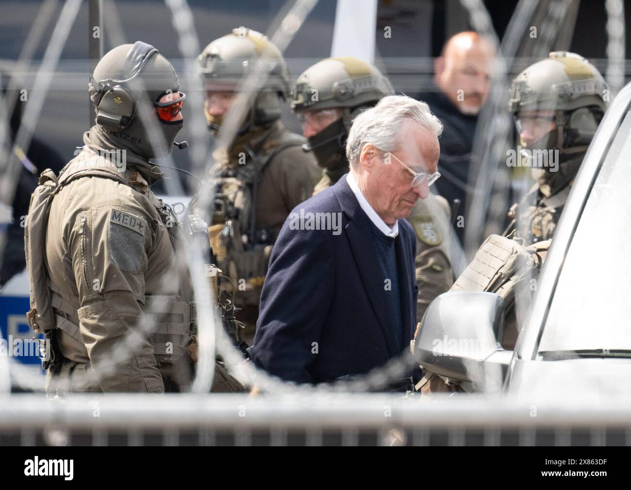 23 May 2024, Hesse, Frankfurt/Main: SEK police officers escort the main ...