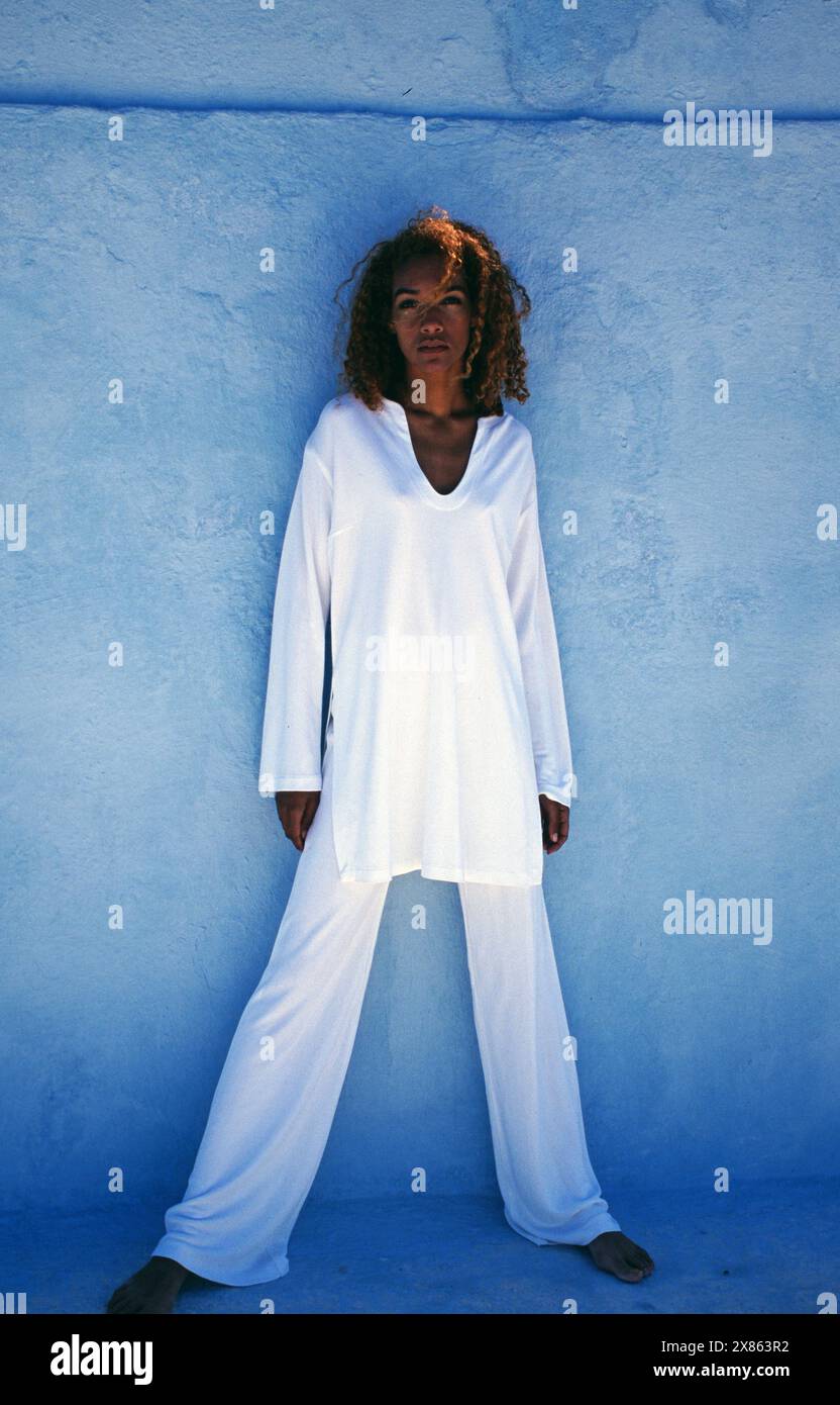 Carol Campbell, deutsche Schauspielerin und Moderatorin, im Urlaub, um 2001 Stock Photo - Alamy